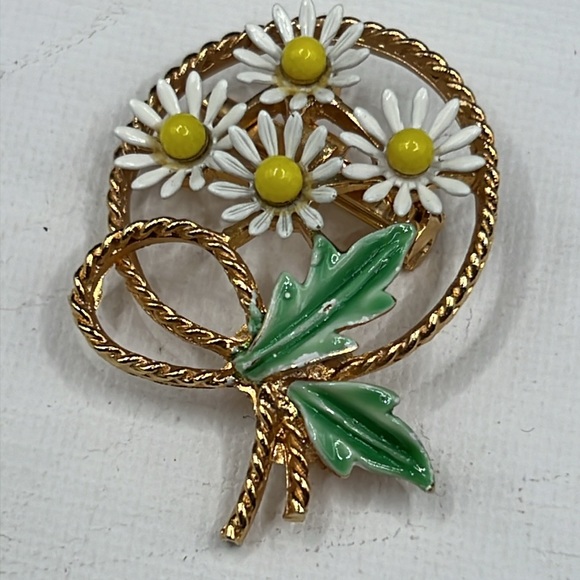 Vintage | Jewelry | Vintage Enamel Daisy Cluster Brooch | Poshmark